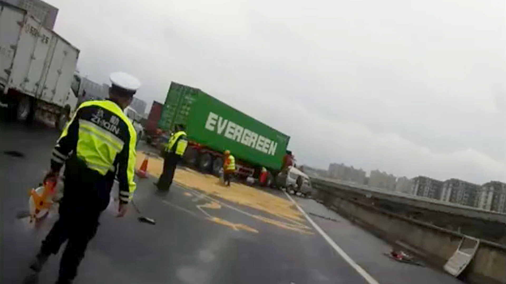 VIDEO: Ever-Groan: Truck Owned By Stuck Suez Tanker Crashes And Blocks ...