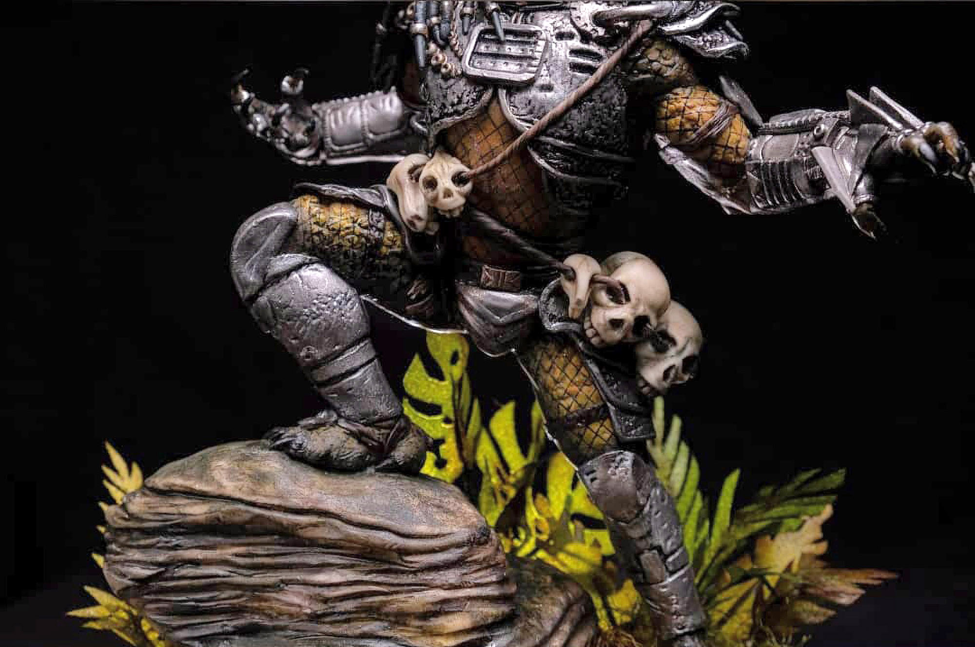 Cake Me To Your Leader: Astonishing Predator Alien Cake Wins ...